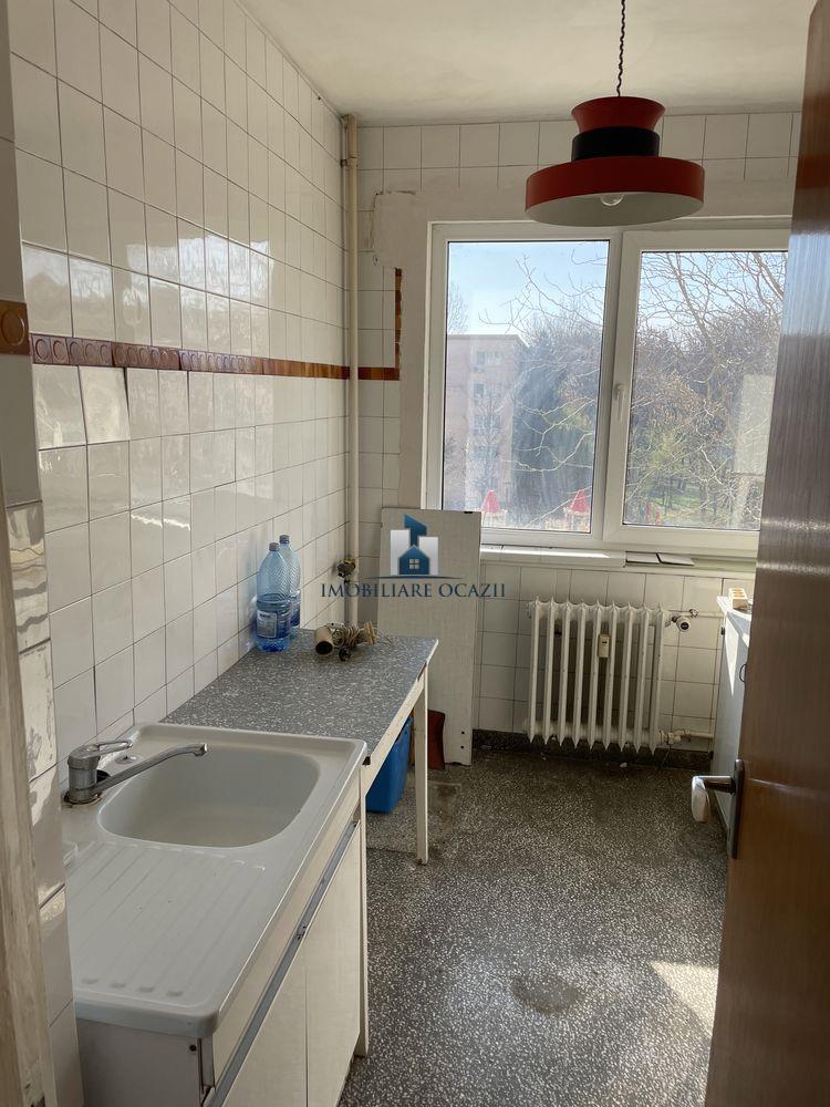 Vanzare Apartament 3 Camere Semidecomandat Berceni-Straduintei - Ocazii ...
